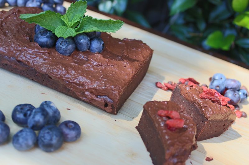Healthy Fudgey McFudge Choc Brownies | The Wholesome Heart